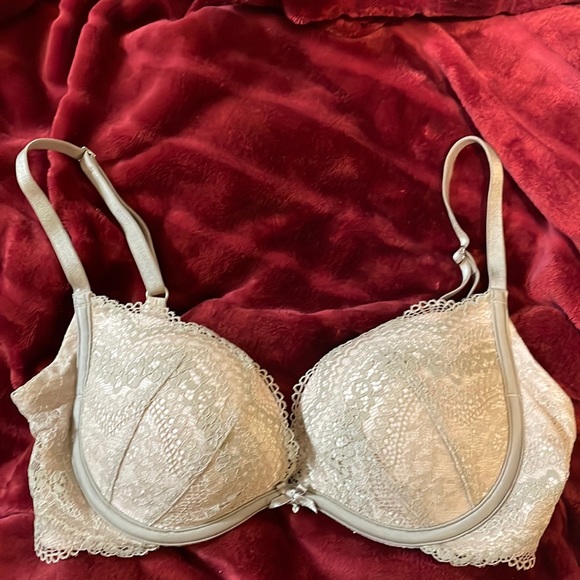 Victoria's Secret | Intimates & Sleepwear | Plunge Vs Victorias Secret ...